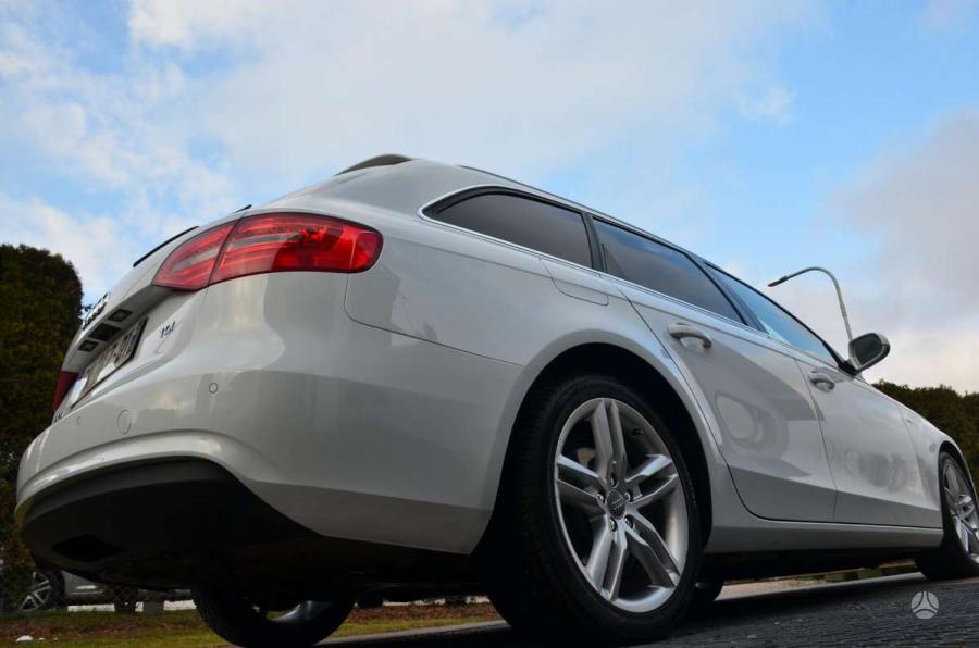 White Audi A4 2013 in Kaunas, with an engine capacity of 2.00 L and mileage of 269 thousand km for 7650 €, photo 12 on AUTOMOTO.COM.LV