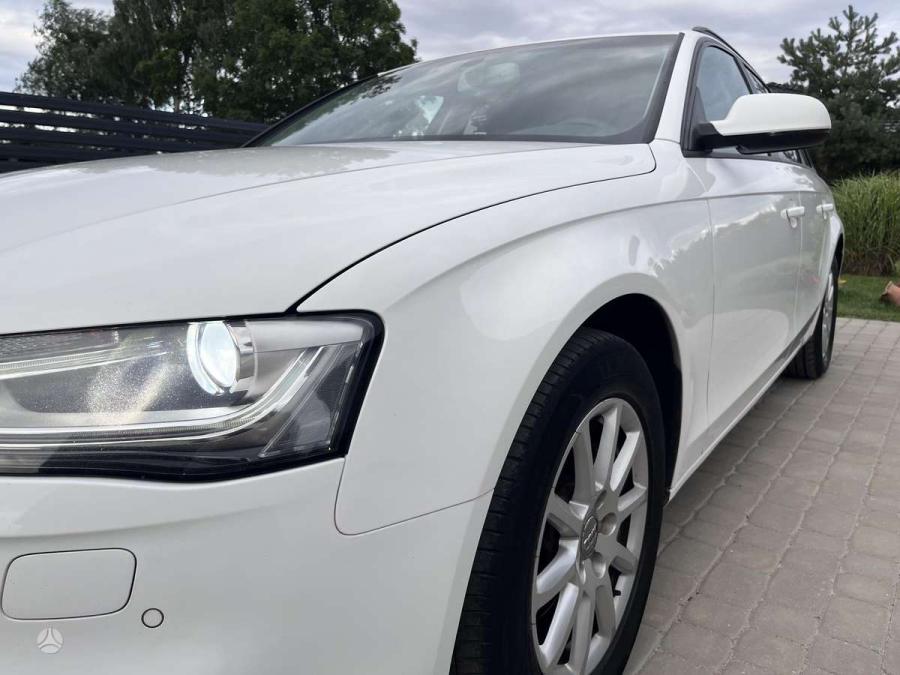 White Audi A4 2013 in Kaunas, with an engine capacity of 2.00 L and mileage of 277 thousand km for 5999 €, photo 16 on AUTOMOTO.COM.LV