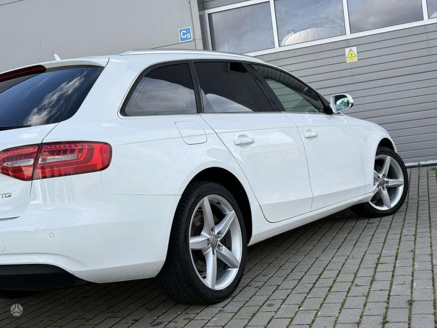 White Audi A4 2013 in Klaipeda, with an engine capacity of 1.97 L and mileage of 269 thousand km for 8650 €, photo 8 on AUTOMOTO.COM.LV