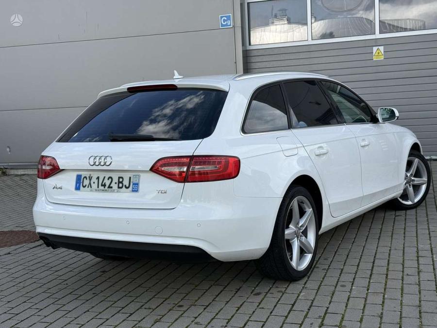 White Audi A4 2013 in Klaipeda, with an engine capacity of 1.97 L and mileage of 269 thousand km for 8650 €, photo 23 on AUTOMOTO.COM.LV