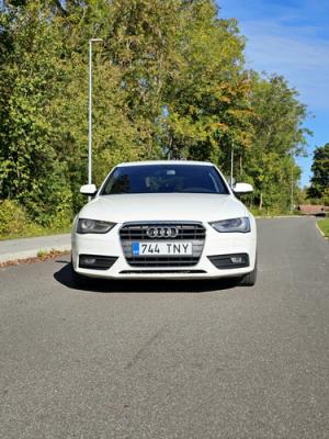 Balts Audi A4 2013 Tallina, ar dzinēja tilpumu 2.00 L un nobraukumu 300 tūkst. km par 9450 €, foto 4 vietnē AUTOMOTO.COM.LV