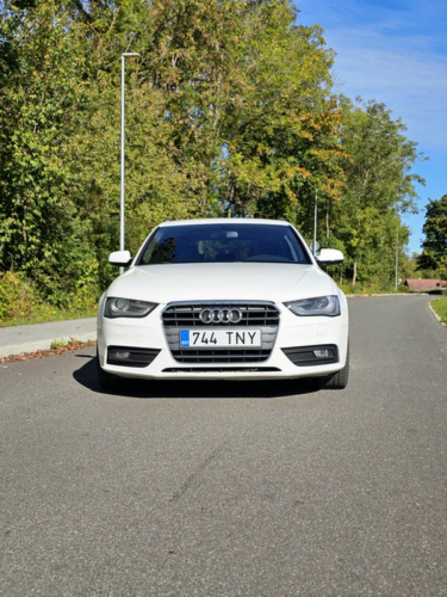 Balts Audi A4 2013 Tallina, ar dzinēja tilpumu 2.00 L un nobraukumu 300 tūkst. km par 9450 €, foto 4 vietnē AUTOMOTO.COM.LV