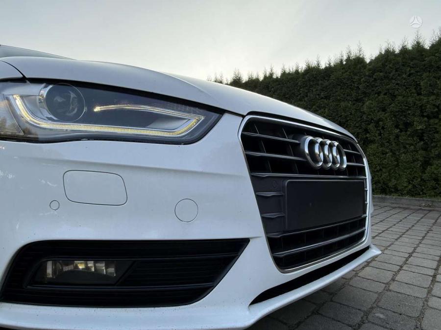 White Audi A4 2013 in Kaisiadorys, with an engine capacity of 0.00 L and mileage of 327 thousand km for 5700 €, photo 15 on AUTOMOTO.COM.LV