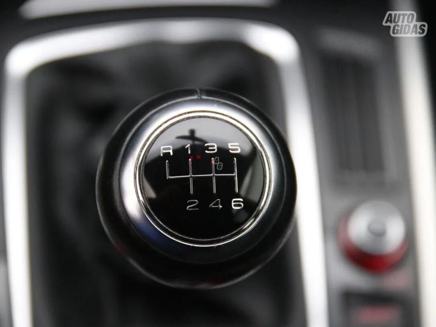 White Audi A4 2014 in Vilnius, with an engine capacity of 2.00 L and mileage of 167 thousand km for 9999 €, photo 32 on AUTOMOTO.COM.LV