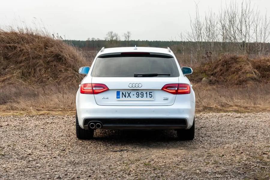Balts Audi A4 2014 Rīga, ar dzinēja tilpumu 2.00 L un nobraukumu 305 tūkst. km par 10495 €, foto 7 vietnē AUTOMOTO.COM.LV