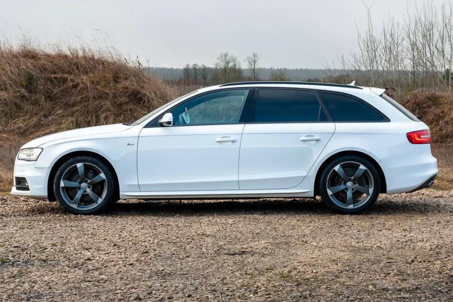 Balts Audi A4 2014 Rīga, ar dzinēja tilpumu 2.00 L un nobraukumu 305 tūkst. km par 10495 €, foto 9 vietnē AUTOMOTO.COM.LV