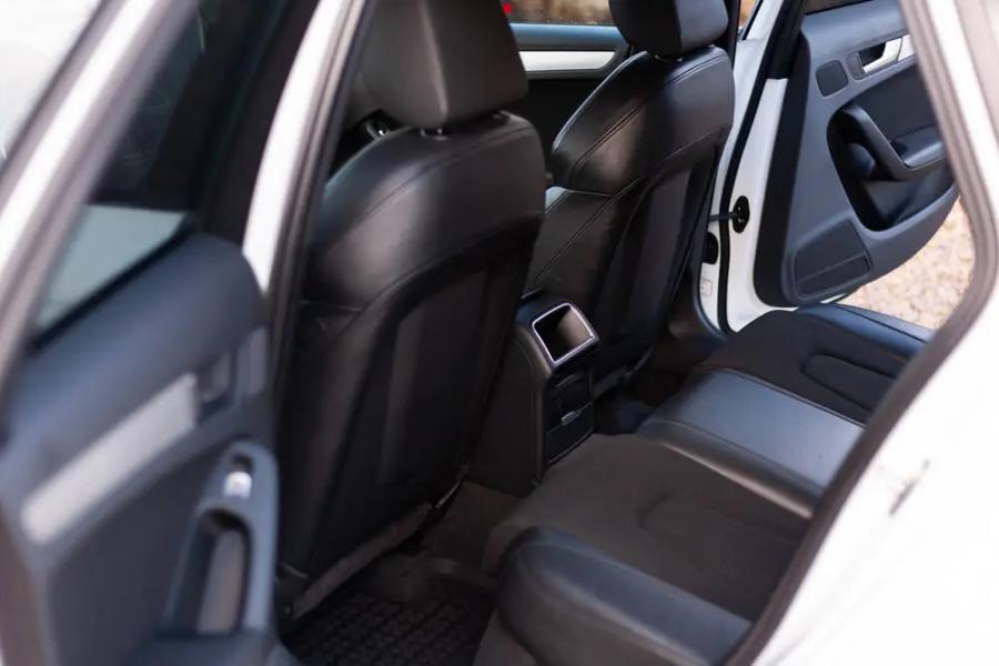 Balts Audi A4 2014 Rīga, ar dzinēja tilpumu 2.00 L un nobraukumu 305 tūkst. km par 10495 €, foto 15 vietnē AUTOMOTO.COM.LV