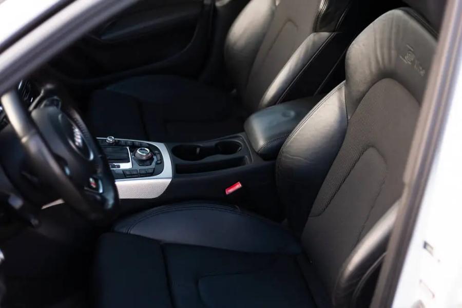 Balts Audi A4 2014 Rīga, ar dzinēja tilpumu 2.00 L un nobraukumu 305 tūkst. km par 10495 €, foto 23 vietnē AUTOMOTO.COM.LV