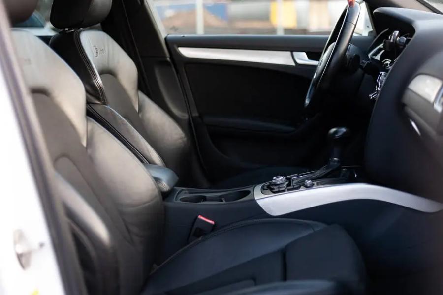 Balts Audi A4 2014 Rīga, ar dzinēja tilpumu 2.00 L un nobraukumu 305 tūkst. km par 10495 €, foto 25 vietnē AUTOMOTO.COM.LV