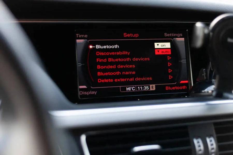 Balts Audi A4 2014 Rīga, ar dzinēja tilpumu 2.00 L un nobraukumu 305 tūkst. km par 10495 €, foto 35 vietnē AUTOMOTO.COM.LV