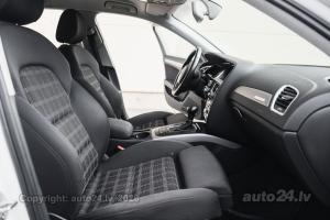White Audi A4 2014 in Tallinn, with an engine capacity of 2.00 L and mileage of 277 thousand km for 7999 €, photo 11 on AUTOMOTO.COM.LV