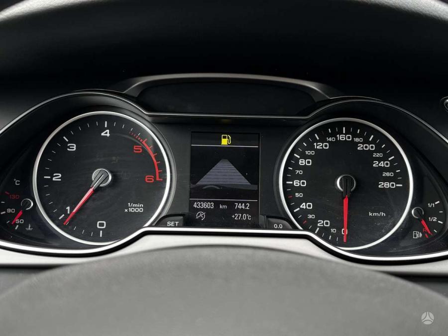 Balts Audi A4 2014 Utena, ar dzinēja tilpumu 2.00 L un nobraukumu 433 tūkst. km par 5950 €, foto 28 vietnē AUTOMOTO.COM.LV