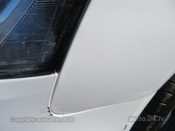 White Audi A4 2015 in Tallinn, with an engine capacity of 2.00 L and mileage of 206 thousand km for 7200 €, photo 11 on AUTOMOTO.COM.LV