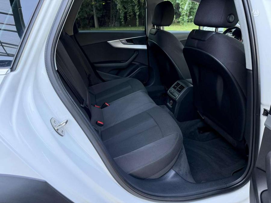 Balts Audi A4 2016 Prienai, ar dzinēja tilpumu 1.97 L un nobraukumu 243 tūkst. km par 13600 €, foto 32 vietnē AUTOMOTO.COM.LV