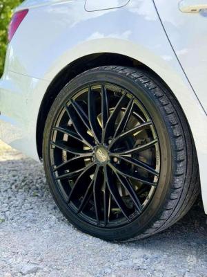 White Audi A4 2016 in Siauliai, with an engine capacity of 2.97 L and mileage of 202 thousand km for 17500 €, photo 17 on AUTOMOTO.COM.LV