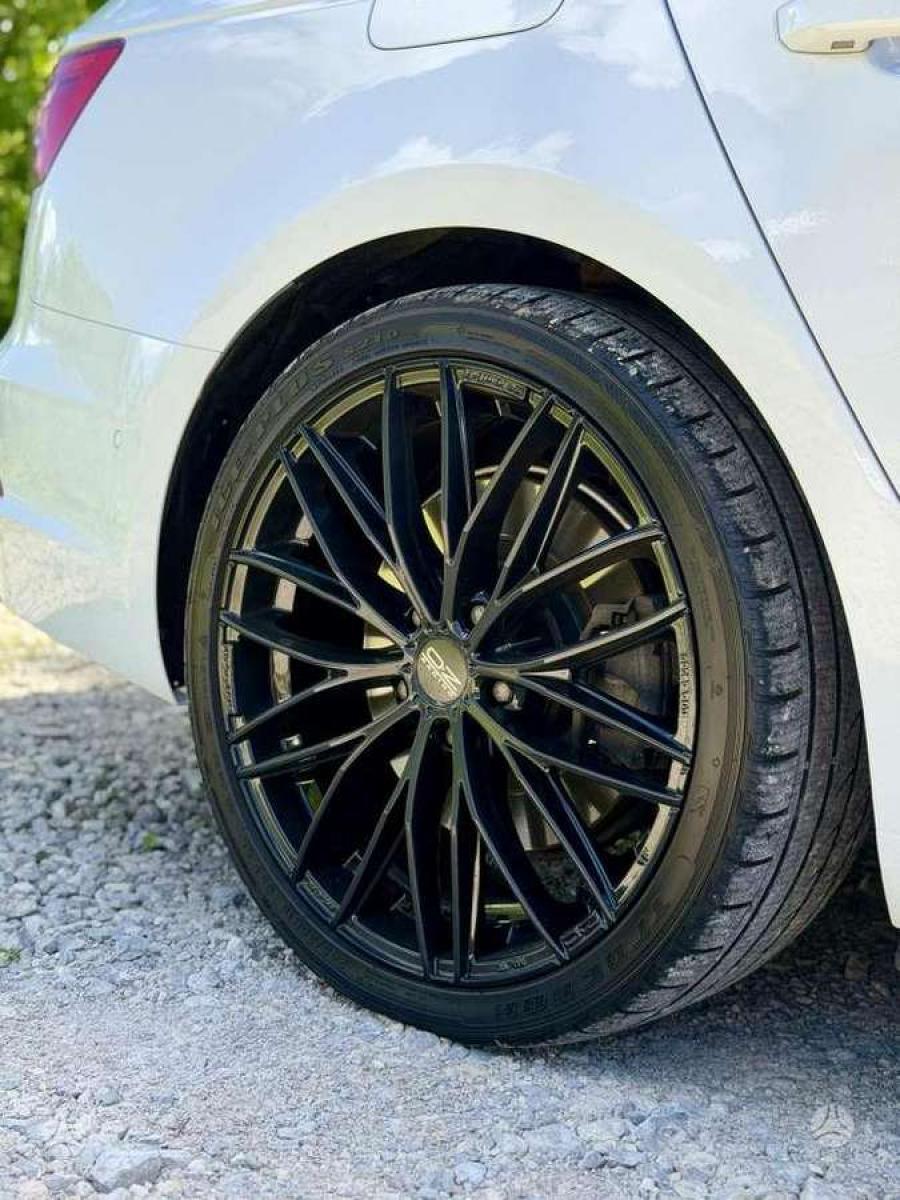 White Audi A4 2016 in Siauliai, with an engine capacity of 2.97 L and mileage of 202 thousand km for 17500 €, photo 17 on AUTOMOTO.COM.LV