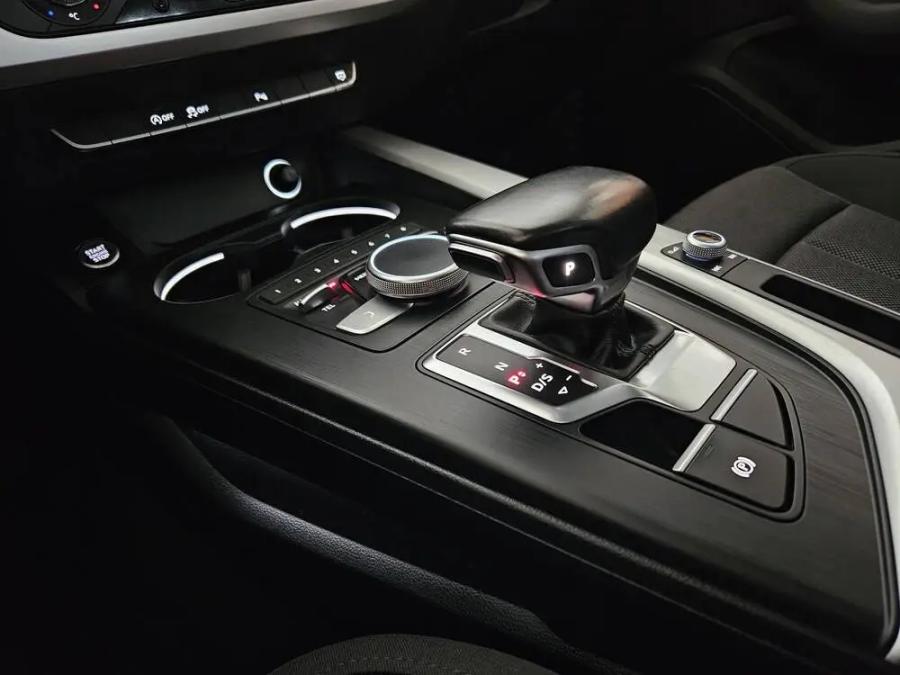 Balts Audi A4 2017 Jēkabpils, ar dzinēja tilpumu 2.00 L un nobraukumu 310 tūkst. km par 11990 €, foto 20 vietnē AUTOMOTO.COM.LV