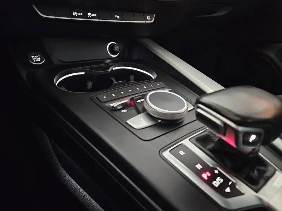 Balts Audi A4 2017 Jēkabpils, ar dzinēja tilpumu 2.00 L un nobraukumu 310 tūkst. km par 11990 €, foto 21 vietnē AUTOMOTO.COM.LV