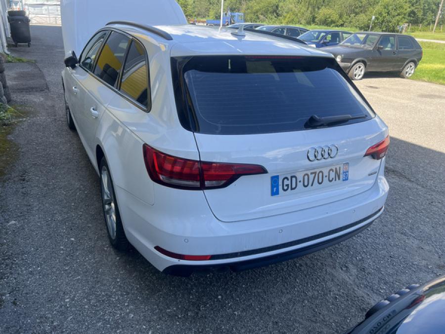 White Audi A4 2017 in Parnu, with an engine capacity of 3.00 L and mileage of 264 thousand km for 16000 €, photo 6 on AUTOMOTO.COM.LV