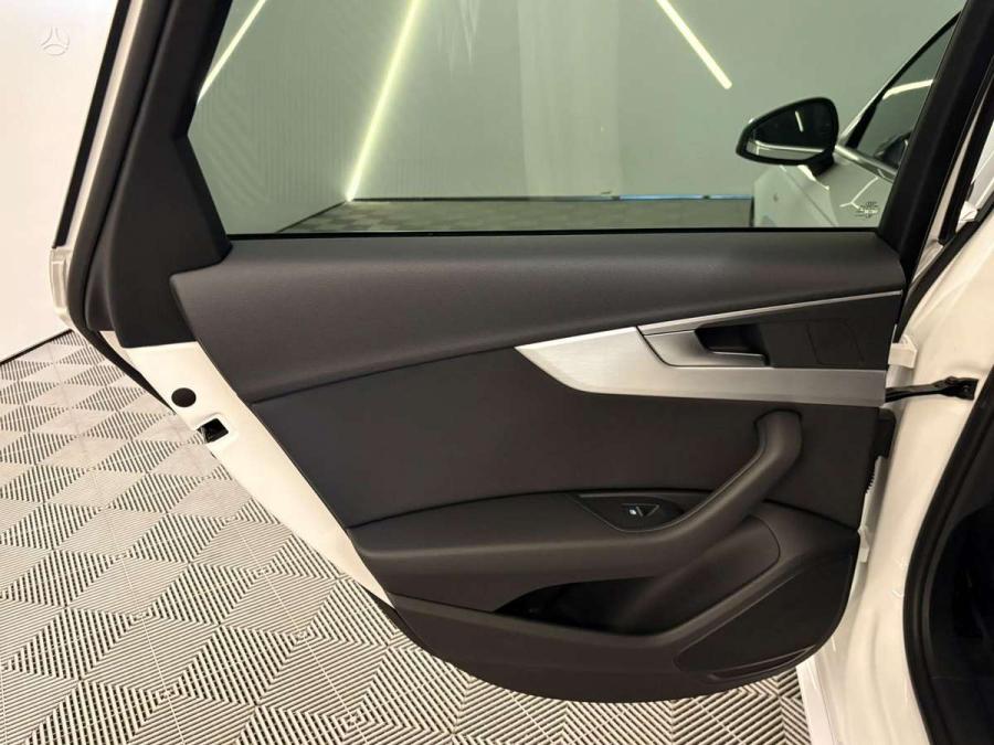 Balts Audi A4 2017 Marijampole, ar dzinēja tilpumu 1.97 L un nobraukumu 270 tūkst. km par 12999 €, foto 23 vietnē AUTOMOTO.COM.LV