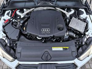 White Audi A4 2017 in Kaunas, with an engine capacity of 3.00 L and mileage of 232 thousand km for 13499 €, photo 17 on AUTOMOTO.COM.LV