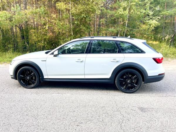 White Audi A4 2018 in Daugavpils, with an engine capacity of 2.00 L and mileage of 118 thousand km for 15800 €, photo 5 on AUTOMOTO.COM.LV