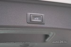 White Audi A4 2019 in Tallinn, with an engine capacity of 2.00 L and mileage of 204 thousand km for 18890 €, photo 12 on AUTOMOTO.COM.LV
