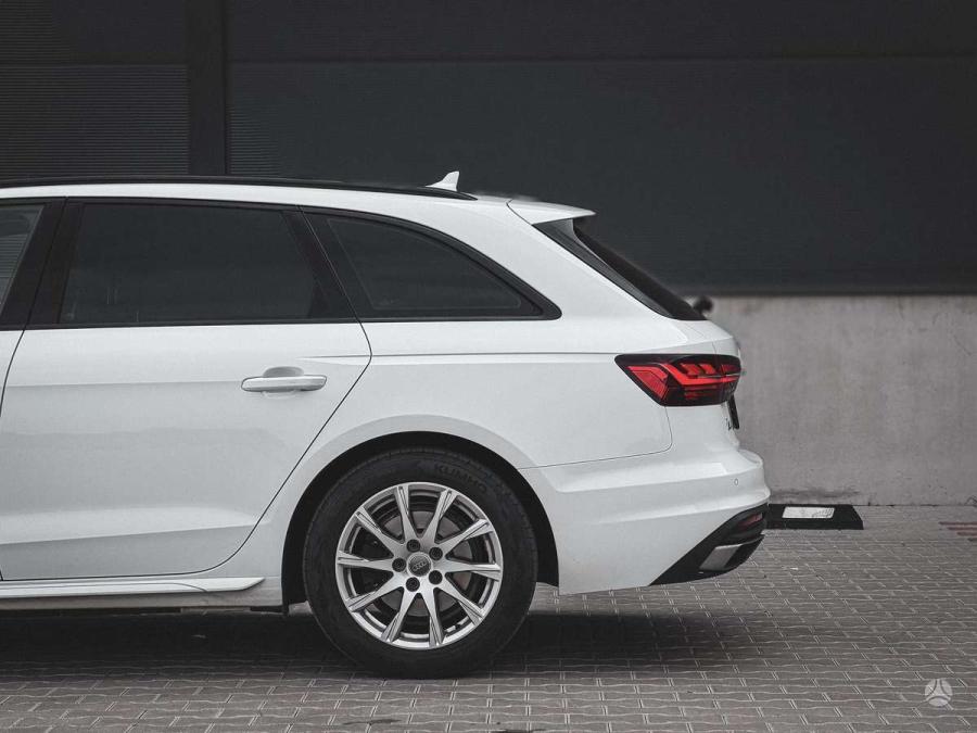 White Audi A4 2020 in Siauliai, with an engine capacity of 2.00 L and mileage of 172 thousand km for 17999 €, photo 7 on AUTOMOTO.COM.LV