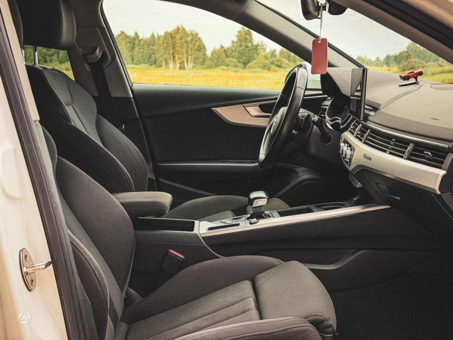 White Audi A4 2020 in Siauliai, with an engine capacity of 2.00 L and mileage of 172 thousand km for 17999 €, photo 30 on AUTOMOTO.COM.LV