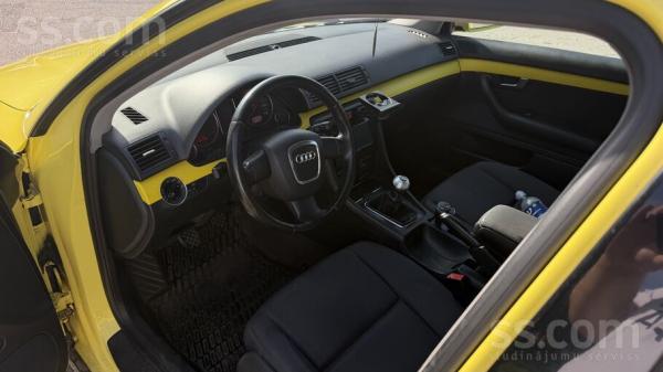 Dzeltens Audi A4 2002 Rīga, ar dzinēja tilpumu 2.00 L un nobraukumu 320 tūkst. km par 2450 €, foto 7 vietnē AUTOMOTO.COM.LV