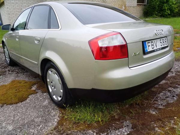 Yellow Audi A4 2003 in Utena, with an engine capacity of 2.50 L and mileage of 258 thousand km for 1499 €, photo 5 on AUTOMOTO.COM.LV
