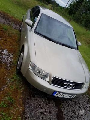 Yellow Audi A4 2003 in Utena, with an engine capacity of 2.50 L and mileage of 258 thousand km for 1499 €, photo 4 on AUTOMOTO.COM.LV