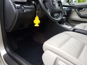 Yellow Audi A4 2003 in Utena, with an engine capacity of 2.50 L and mileage of 258 thousand km for 1499 €, photo 9 on AUTOMOTO.COM.LV