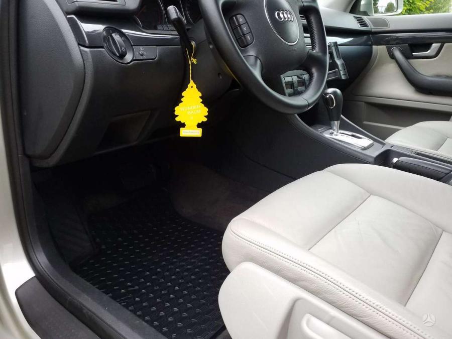 Yellow Audi A4 2003 in Utena, with an engine capacity of 2.50 L and mileage of 258 thousand km for 1499 €, photo 9 on AUTOMOTO.COM.LV