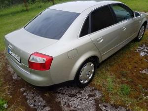 Yellow Audi A4 2003 in Utena, with an engine capacity of 2.50 L and mileage of 258 thousand km for 1499 €, photo 10 on AUTOMOTO.COM.LV