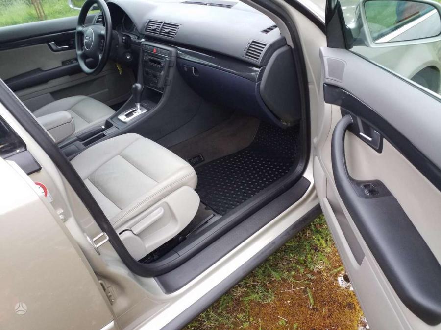 Yellow Audi A4 2003 in Utena, with an engine capacity of 2.50 L and mileage of 258 thousand km for 1499 €, photo 17 on AUTOMOTO.COM.LV