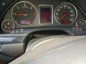 Yellow Audi A4 2003 in Utena, with an engine capacity of 2.50 L and mileage of 258 thousand km for 1499 €, photo 24 on AUTOMOTO.COM.LV