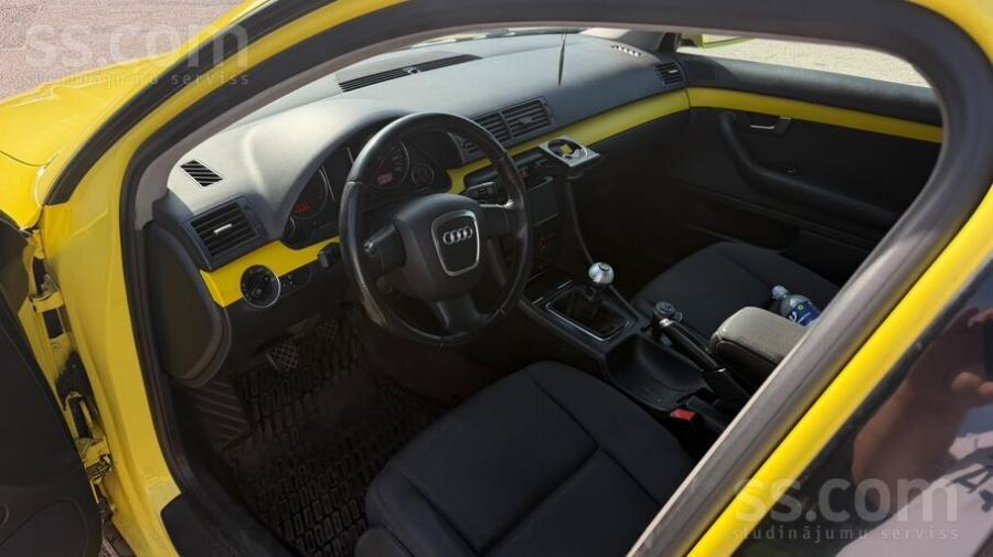 Yellow Audi A4 2003 in Riga, with an engine capacity of 2.00 L and mileage of 320 thousand km for 1850 €, photo 3 on AUTOMOTO.COM.LV