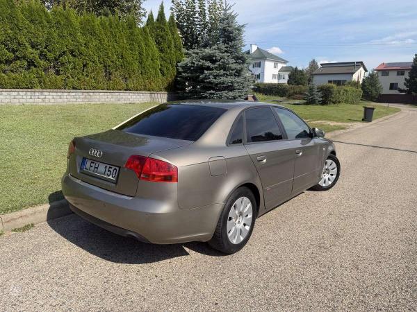 Желтый Ауди А4 2006 в Вильнюс, объемом двигателя 2.50 л и пробегом 300 тыс. км за 1499 €, фото 7 на AUTOMOTO.COM.LV