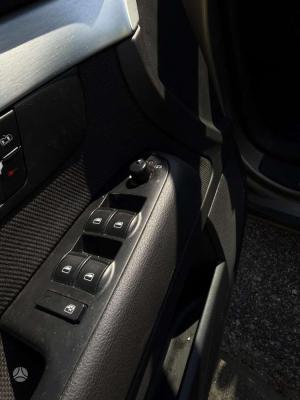 Dzeltens Audi A4 2006 Viļņa, ar dzinēja tilpumu 2.50 L un nobraukumu 300 tūkst. km par 1499 €, foto 15 vietnē AUTOMOTO.COM.LV