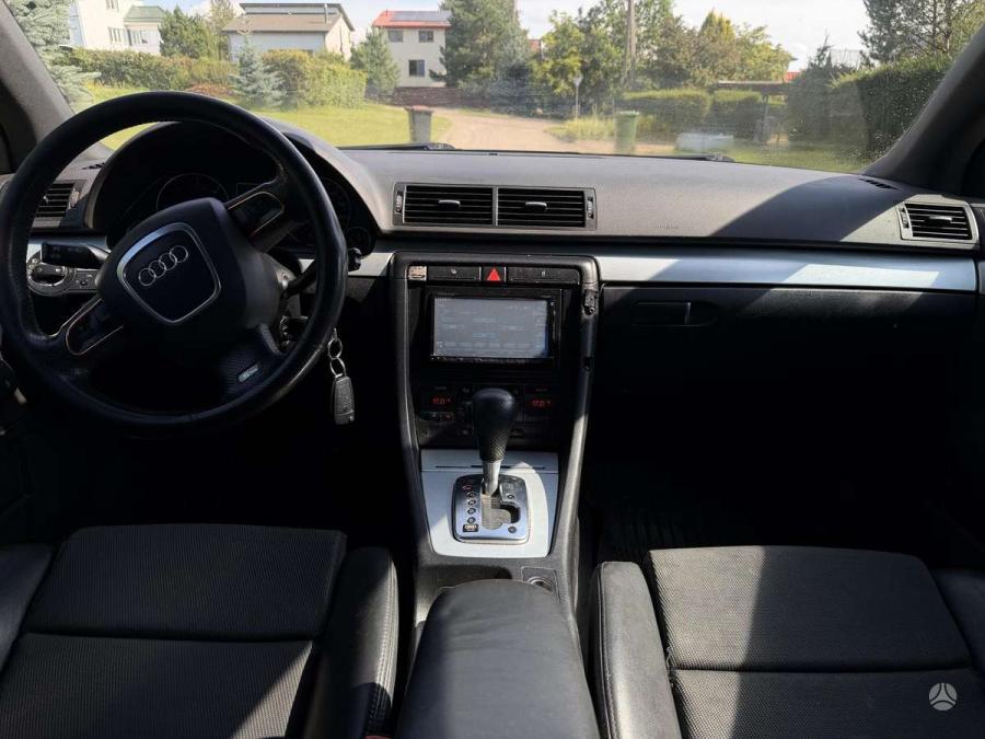 Dzeltens Audi A4 2006 Viļņa, ar dzinēja tilpumu 2.50 L un nobraukumu 300 tūkst. km par 1499 €, foto 18 vietnē AUTOMOTO.COM.LV