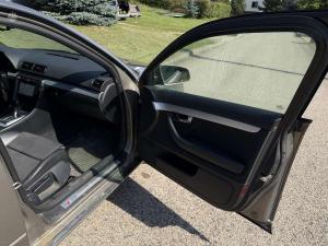 Dzeltens Audi A4 2006 Viļņa, ar dzinēja tilpumu 2.50 L un nobraukumu 300 tūkst. km par 1499 €, foto 20 vietnē AUTOMOTO.COM.LV