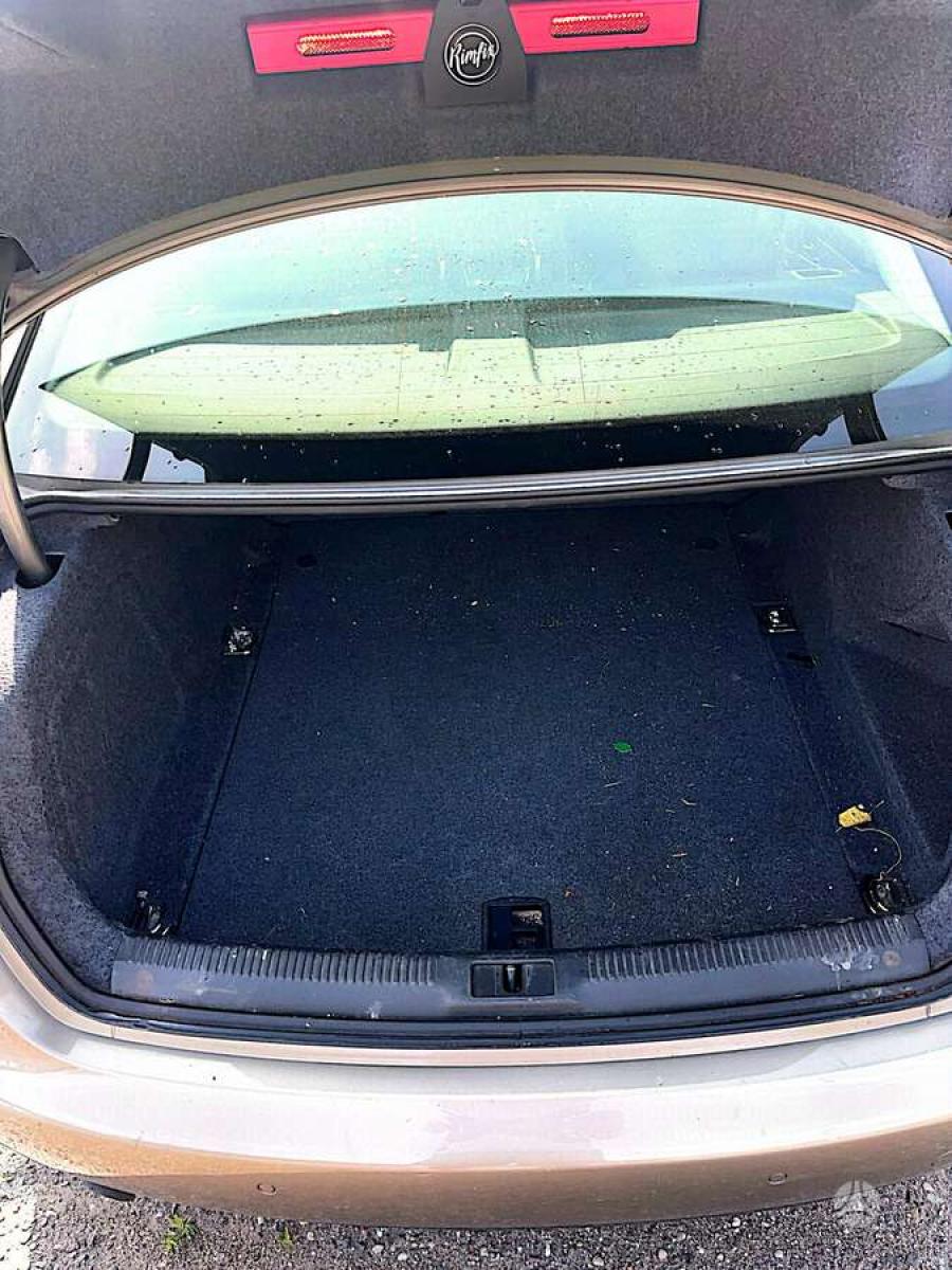 Dzeltens Audi A4 2008 Radviliškis, ar dzinēja tilpumu 1.97 L un nobraukumu 390 tūkst. km par 3200 €, foto 6 vietnē AUTOMOTO.COM.LV