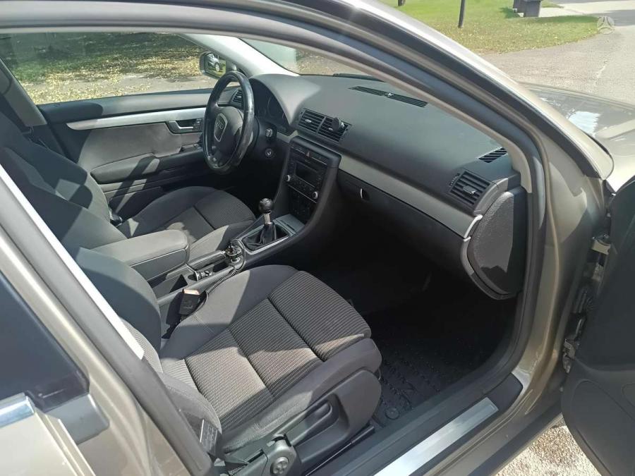 Dzeltens Audi A4 2006 Kazlų Rūda, ar dzinēja tilpumu 1.97 L un nobraukumu 357 tūkst. km par 2750 €, foto 12 vietnē AUTOMOTO.COM.LV