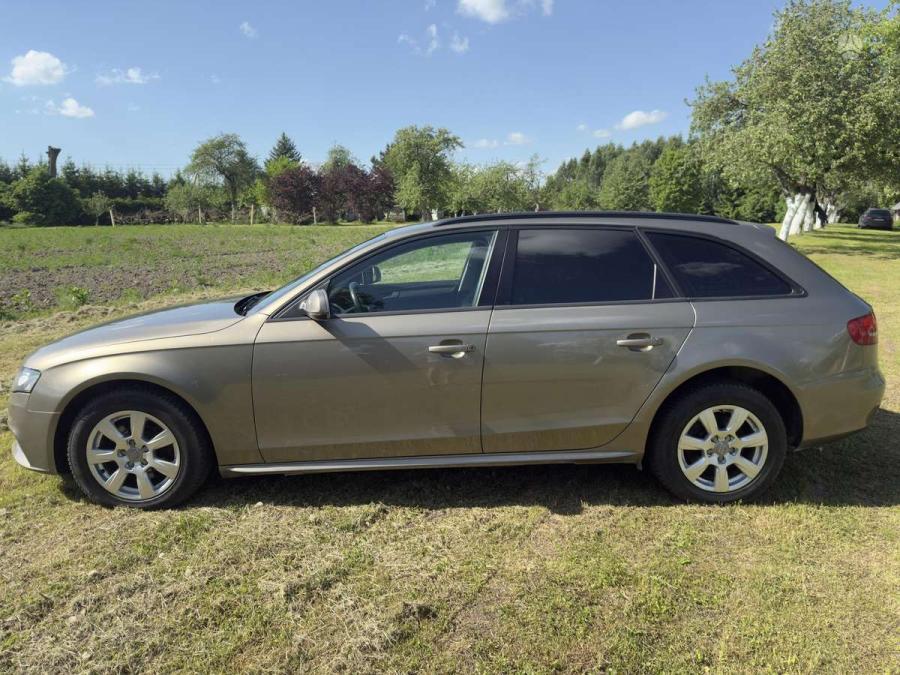 Dzeltens Audi A4 2011 Kaišiadorys, ar dzinēja tilpumu 1.97 L un nobraukumu 318 tūkst. km par 6150 €, foto 5 vietnē AUTOMOTO.COM.LV