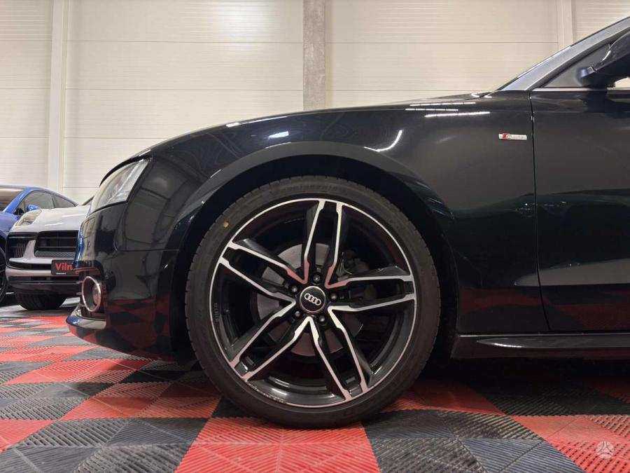 Black Audi A5 2010 in Vilnius, with an engine capacity of 1.98 L and mileage of 113 thousand km for 8290 €, photo 10 on AUTOMOTO.COM.LV