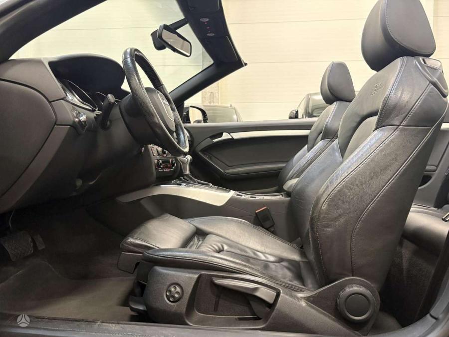 Black Audi A5 2010 in Vilnius, with an engine capacity of 1.98 L and mileage of 113 thousand km for 8290 €, photo 13 on AUTOMOTO.COM.LV