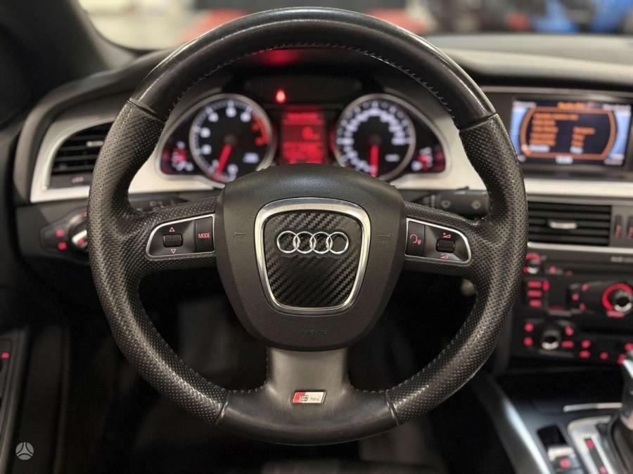 Black Audi A5 2010 in Vilnius, with an engine capacity of 1.98 L and mileage of 113 thousand km for 8290 €, photo 19 on AUTOMOTO.COM.LV