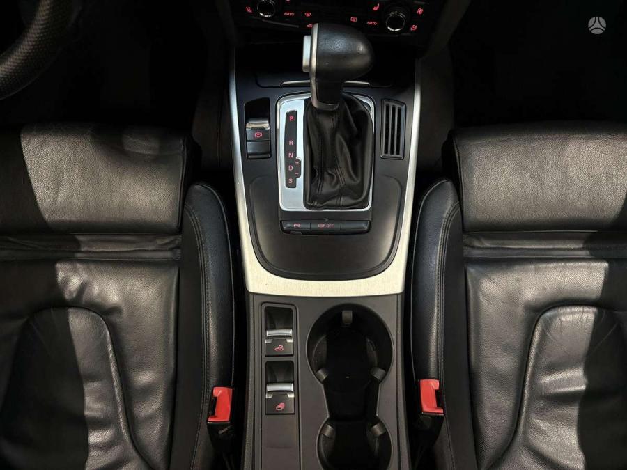Black Audi A5 2010 in Vilnius, with an engine capacity of 1.98 L and mileage of 113 thousand km for 8290 €, photo 21 on AUTOMOTO.COM.LV