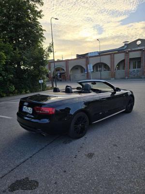 Black Audi A5 2011 in Ukmerge, with an engine capacity of 2.97 L and mileage of 258 thousand km for 8999 €, photo 6 on AUTOMOTO.COM.LV